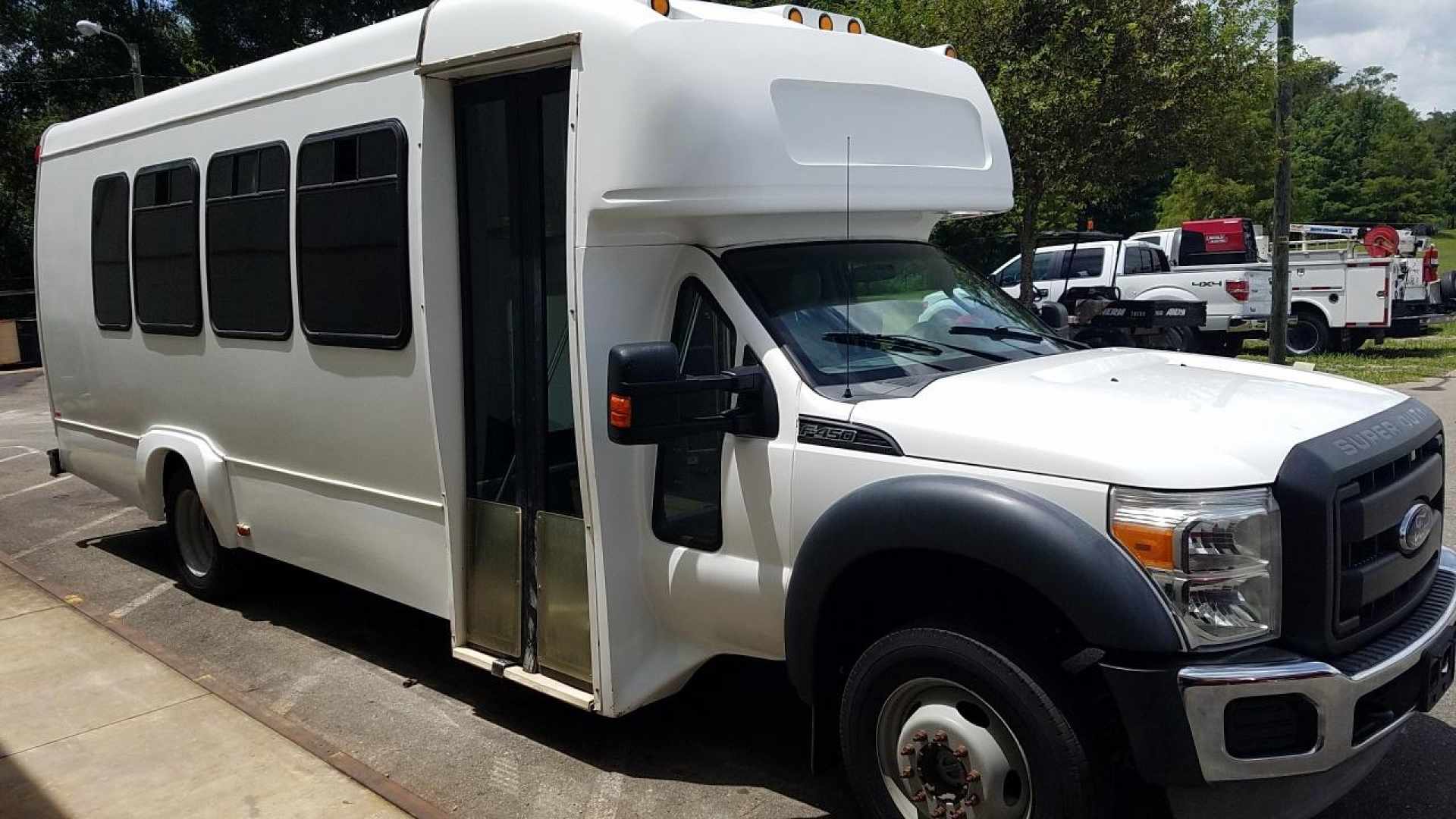 Buy 2013 Ford F450 14 Passenger 4x4 Shuttle Bus - for sale In Dade City ...